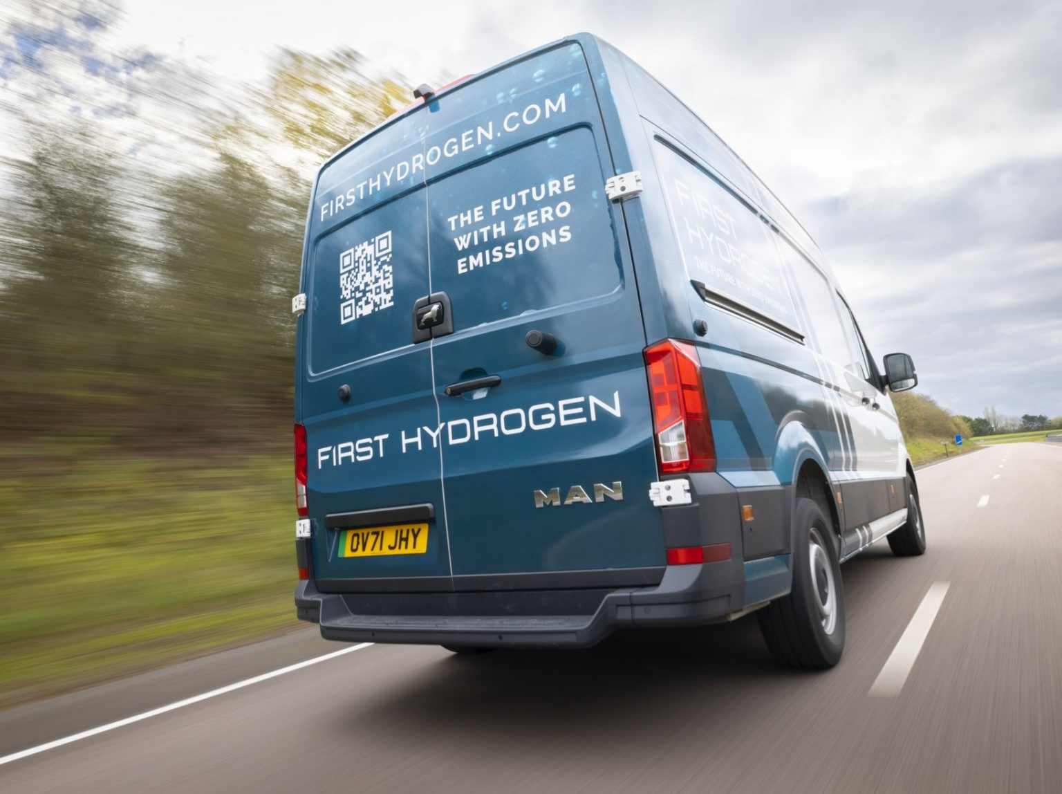 Operators test First Hydrogen van at track day - theenergyst.com